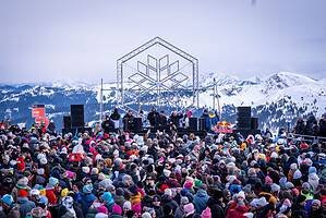 Rave On Snow (Salzburg, Austria) 2025 – Techno Airlines
